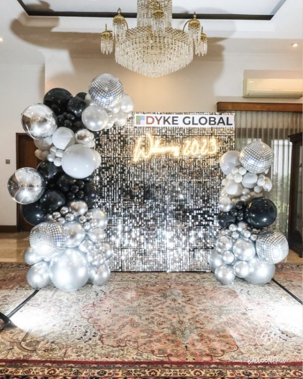 Custom Decoration | Ballooney Jasa Dekorasi Balon dan Bunga Terpercaya.